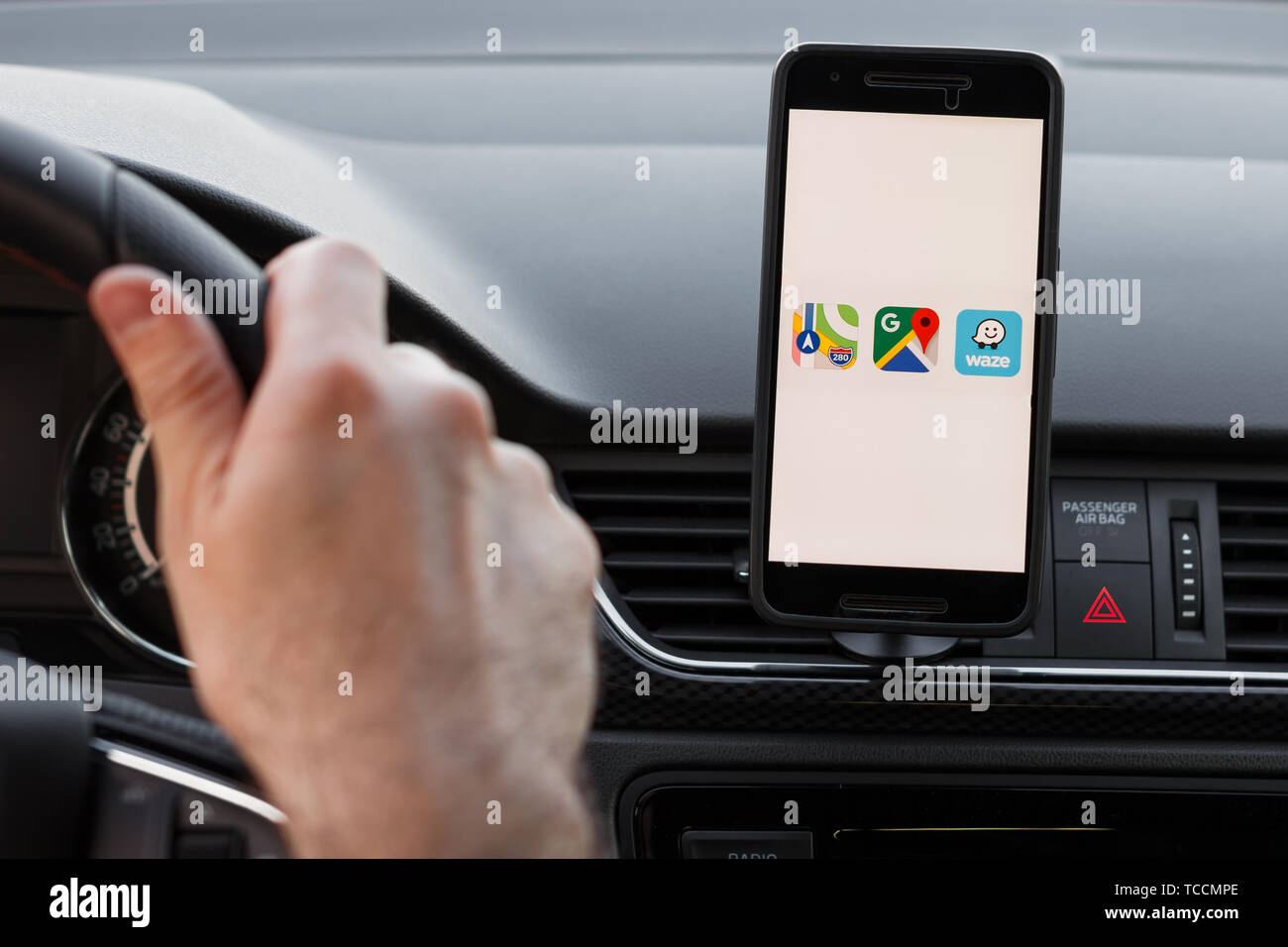 Apple map transport hi-res stock photography and images - Alamy