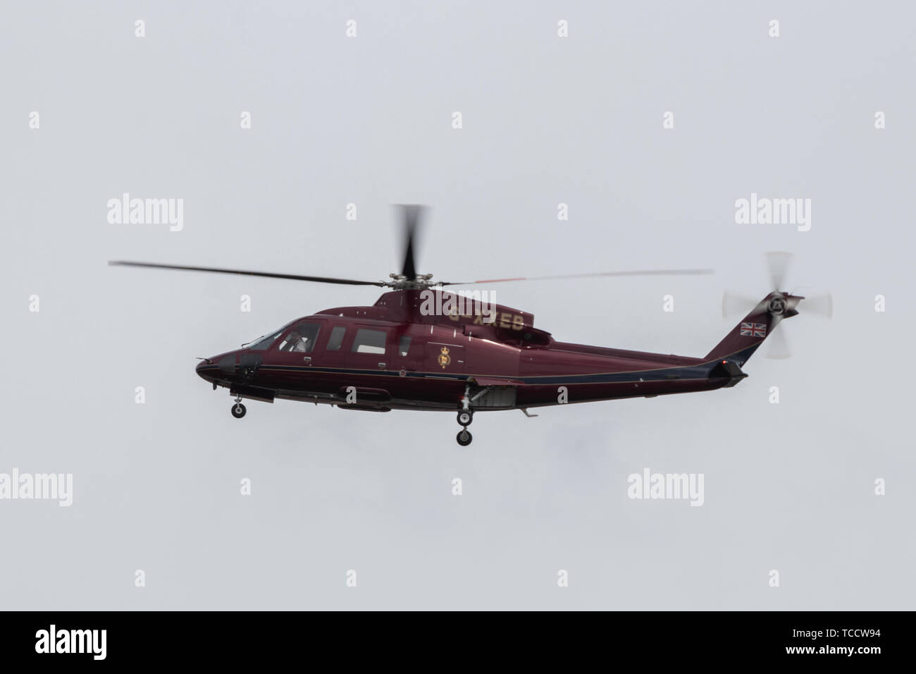 Queens helicopter hi-res stock photography and images - Alamy