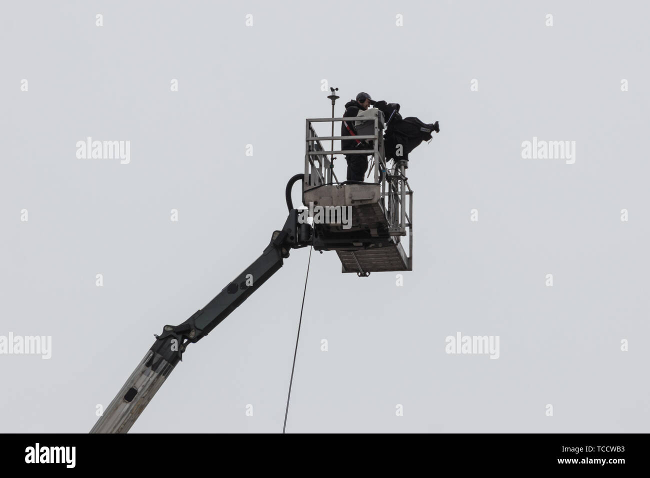 Camera crane hi-res stock photography and images - Alamy