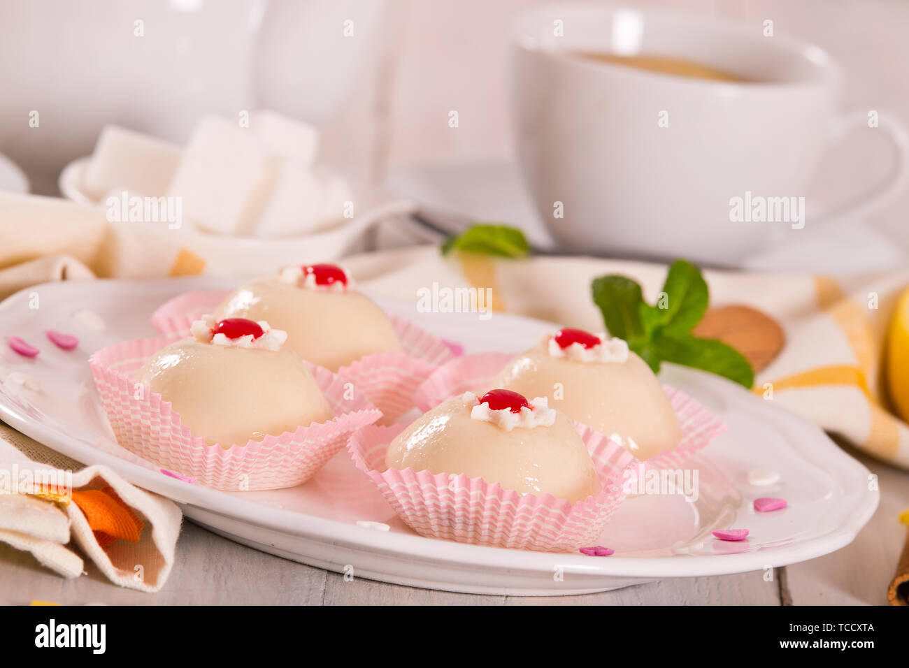 Sicilian ricotta cake (Cassata Stock Photo - Alamy