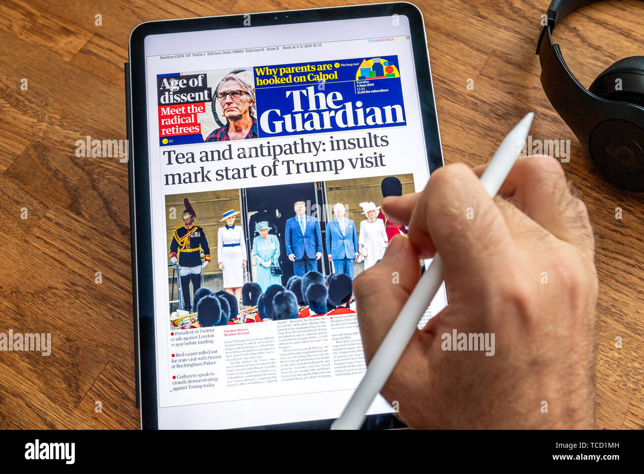 Guardian newspaper headline hi-res stock photography and images - Alamy