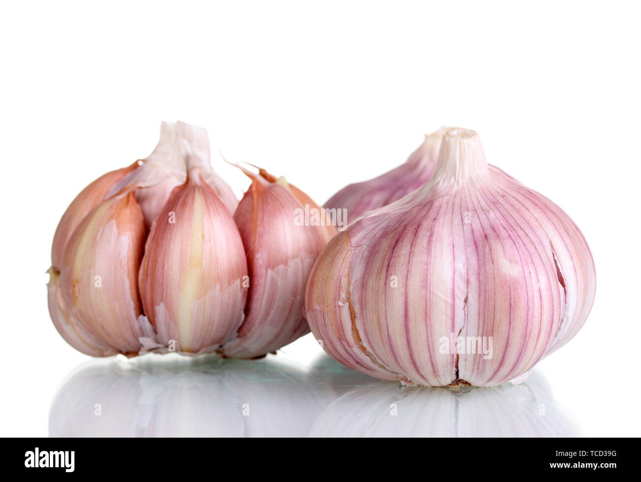 fresh garlic isolated on white Stock Photo - Alamy