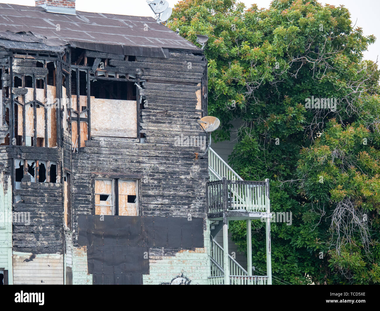 Large neglected old house hi-res stock photography and images - Alamy