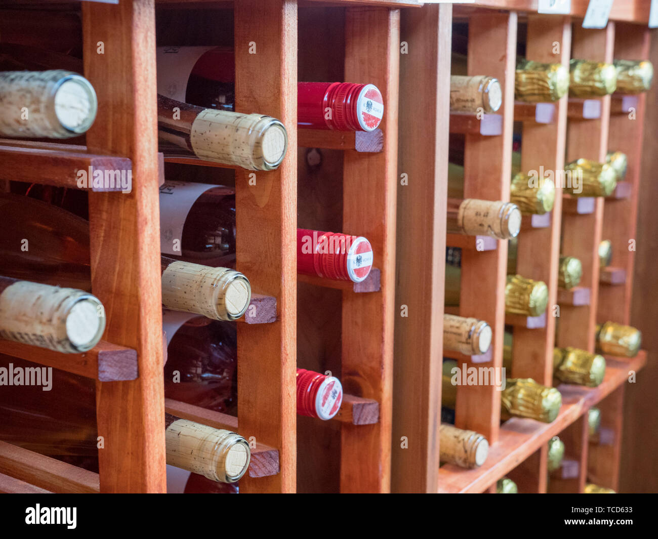 Alcohol vino wines hi-res stock photography and images - Alamy