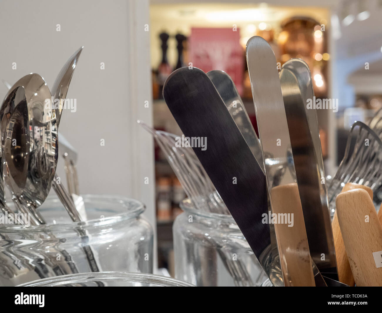 Kitchen utensils display store hi-res stock photography and images - Alamy