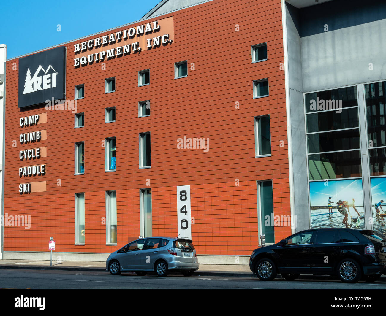 Rei store hi-res stock photography and images - Alamy