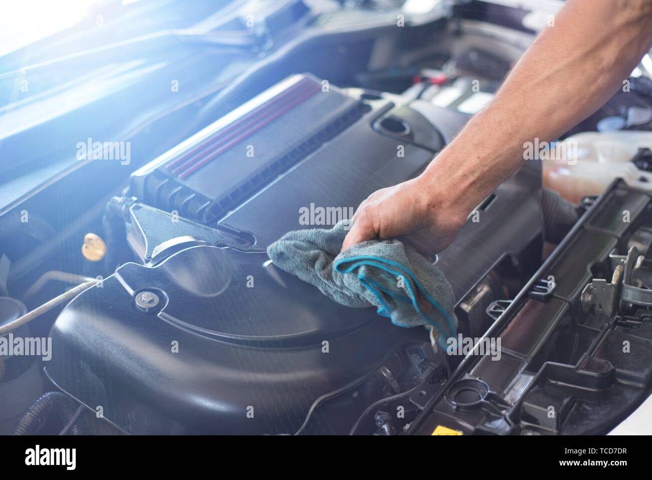 Engine washing hi-res stock photography and images - Alamy