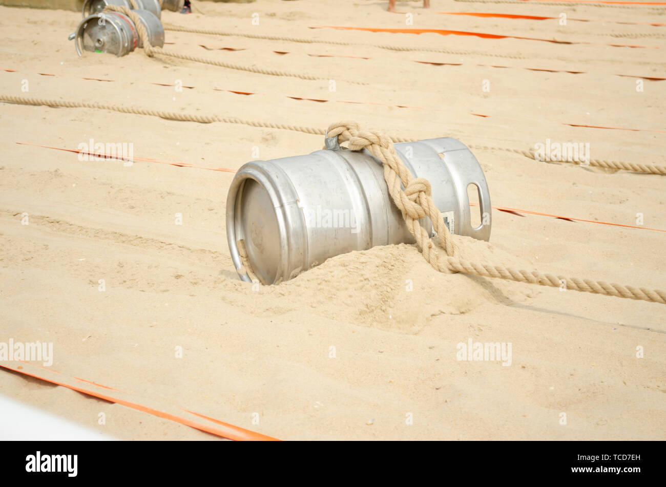 Man jumping rope and beach hi-res stock photography and images - Alamy