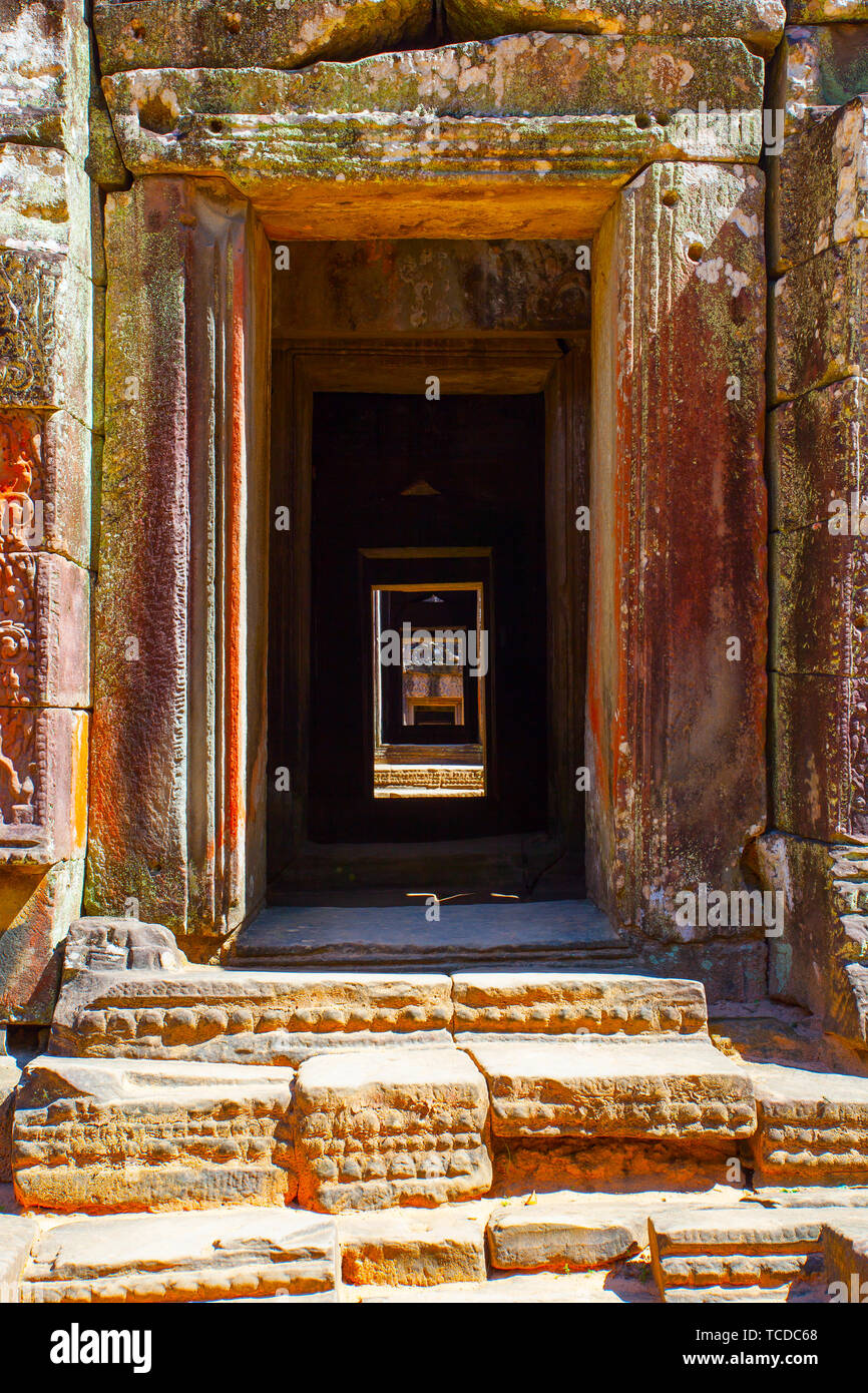 Angkor doors hi-res stock photography and images - Alamy