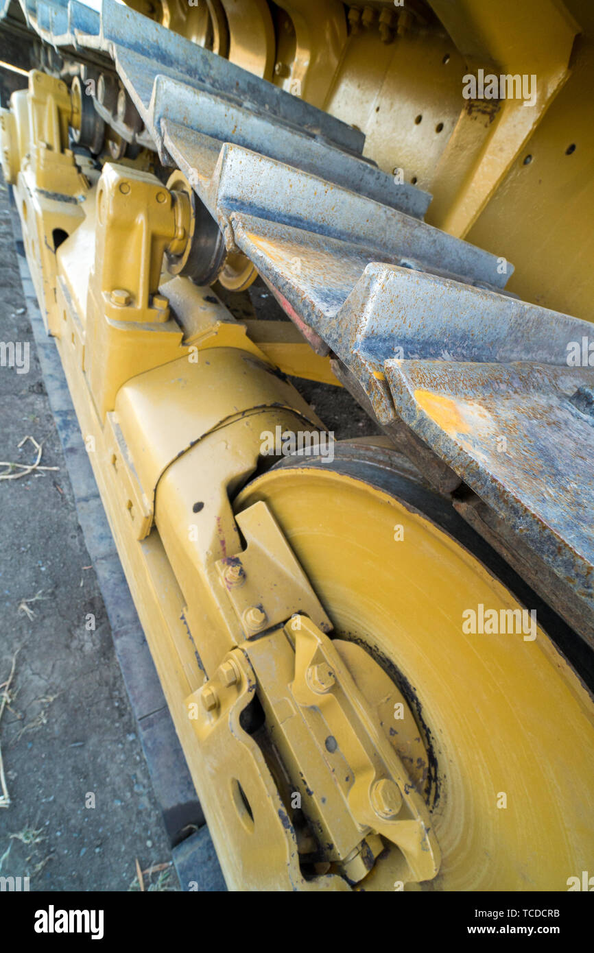 Continuous track hi-res stock photography and images - Alamy