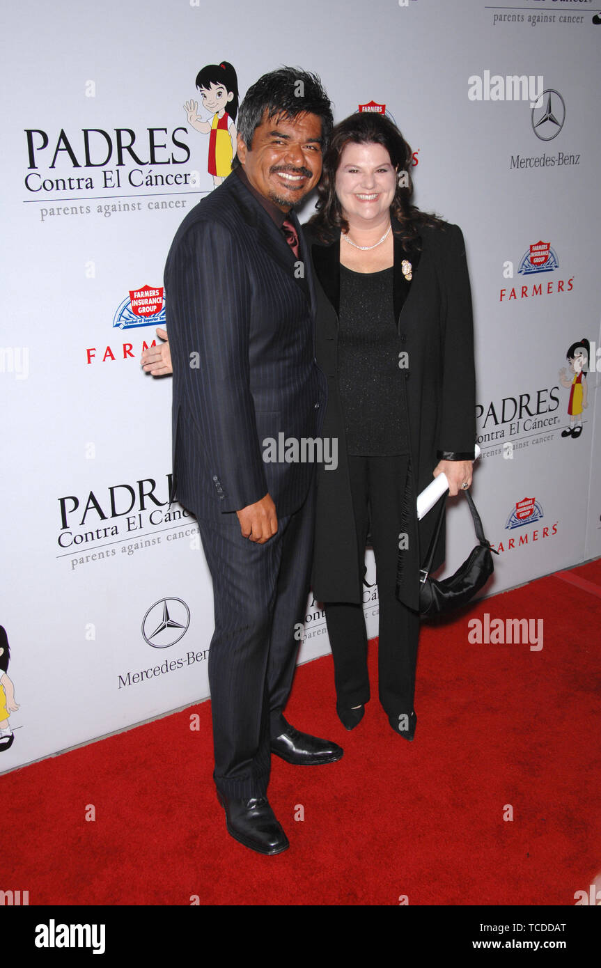 George lopez with wife hi-res stock photography and images - Alamy