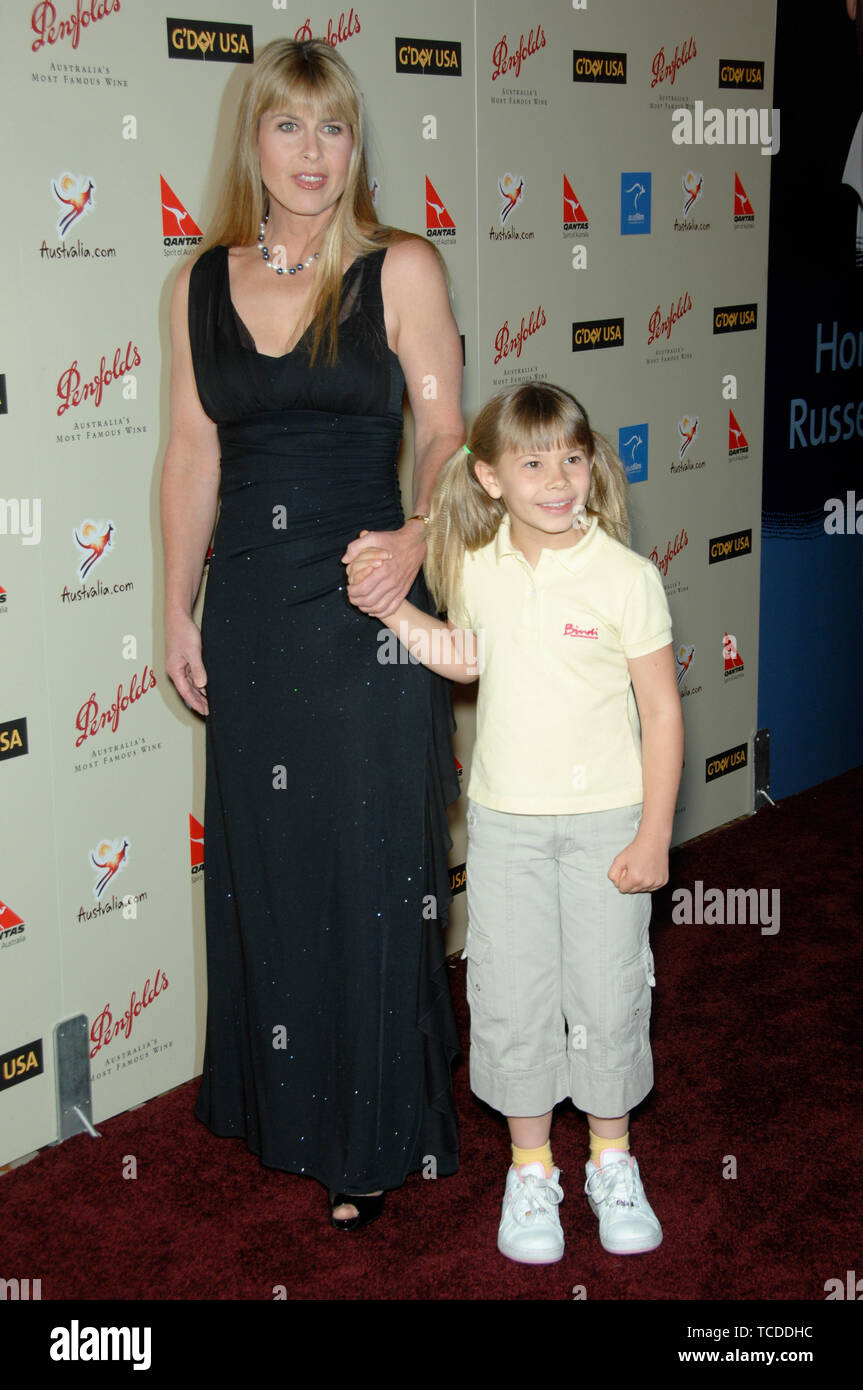 LOS ANGELES, CA. January 10, 2007: TERRI IRWIN & BINDI IRWIN - widow ...