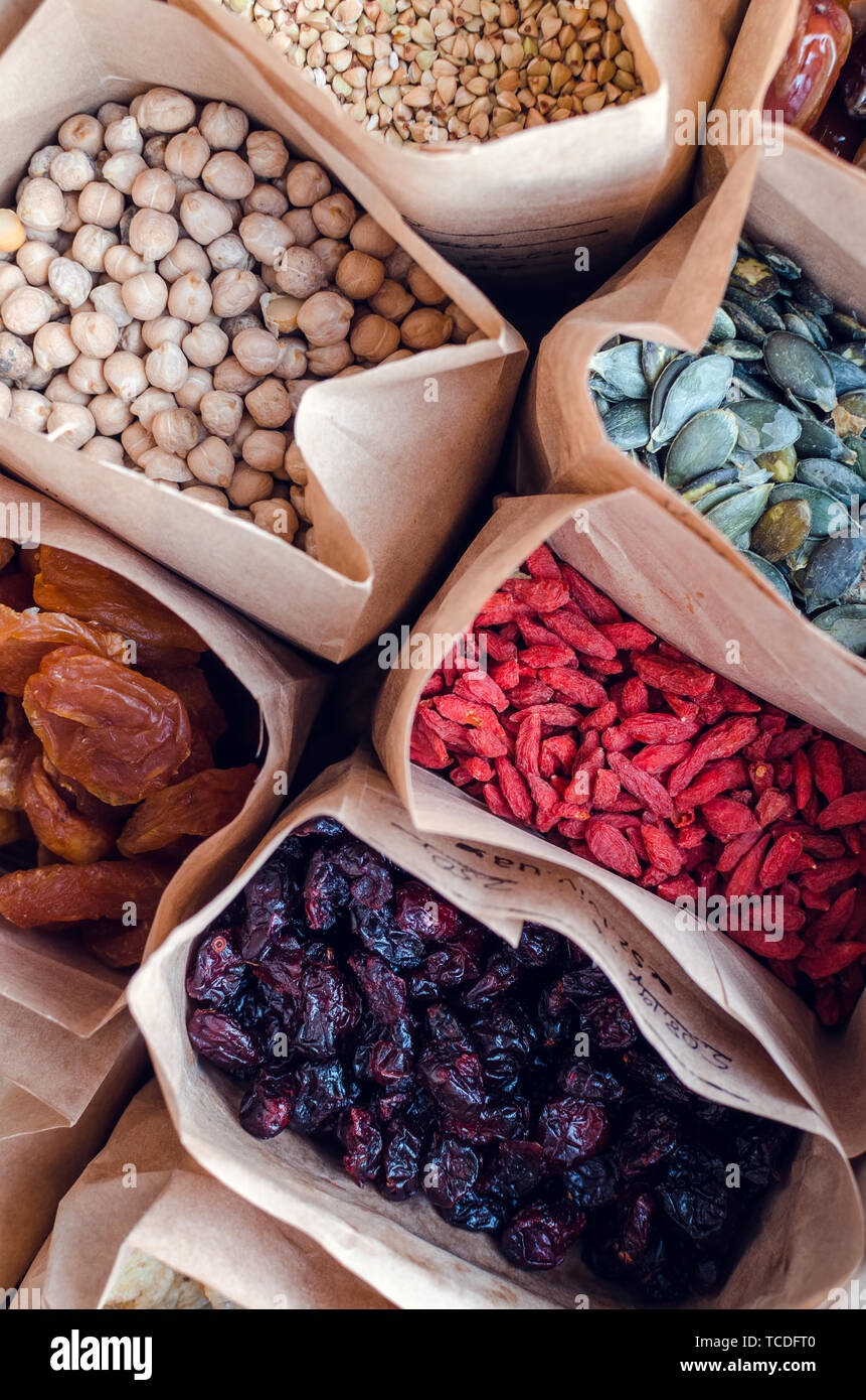 Zero waste delivery concept. Eco-friendly packing. Paper bags with ...