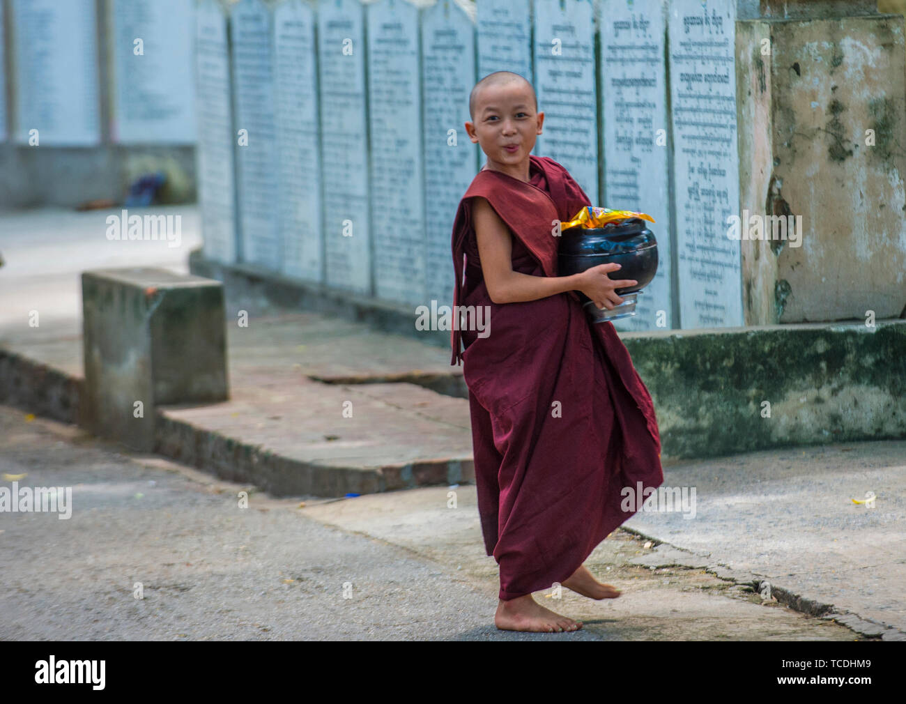 Monk at the Mahagandayon Monastery in Amarapura Myanmar Stock Photo - Alamy