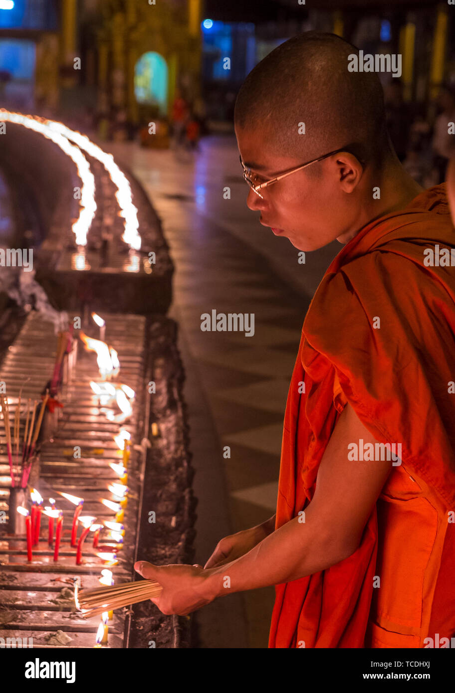 Monk at the Shwedagon Pagoda in Yangon, Myanmar Stock Photo - Alamy