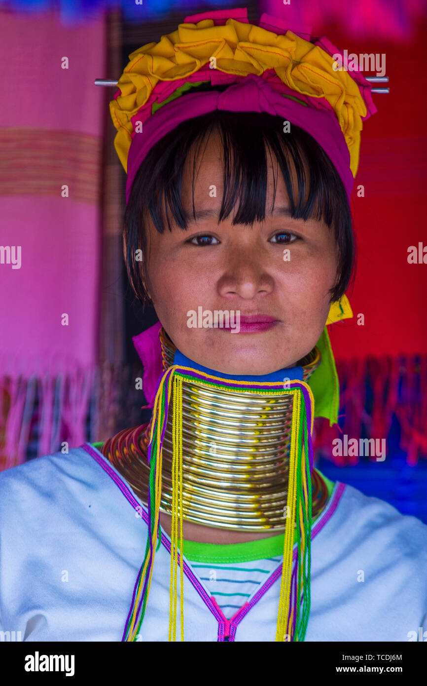 Portrait of Kayan tribe woman in Kayan state Myanmar Stock Photo - Alamy