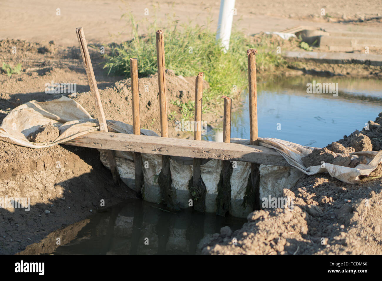 agriculture field irrigation damn system Stock Photo - Alamy