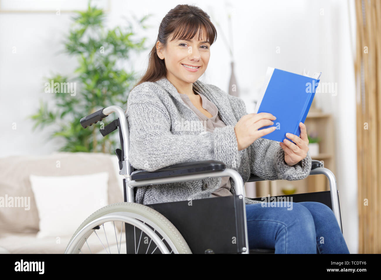 Child disabled reading hi-res stock photography and images - Alamy