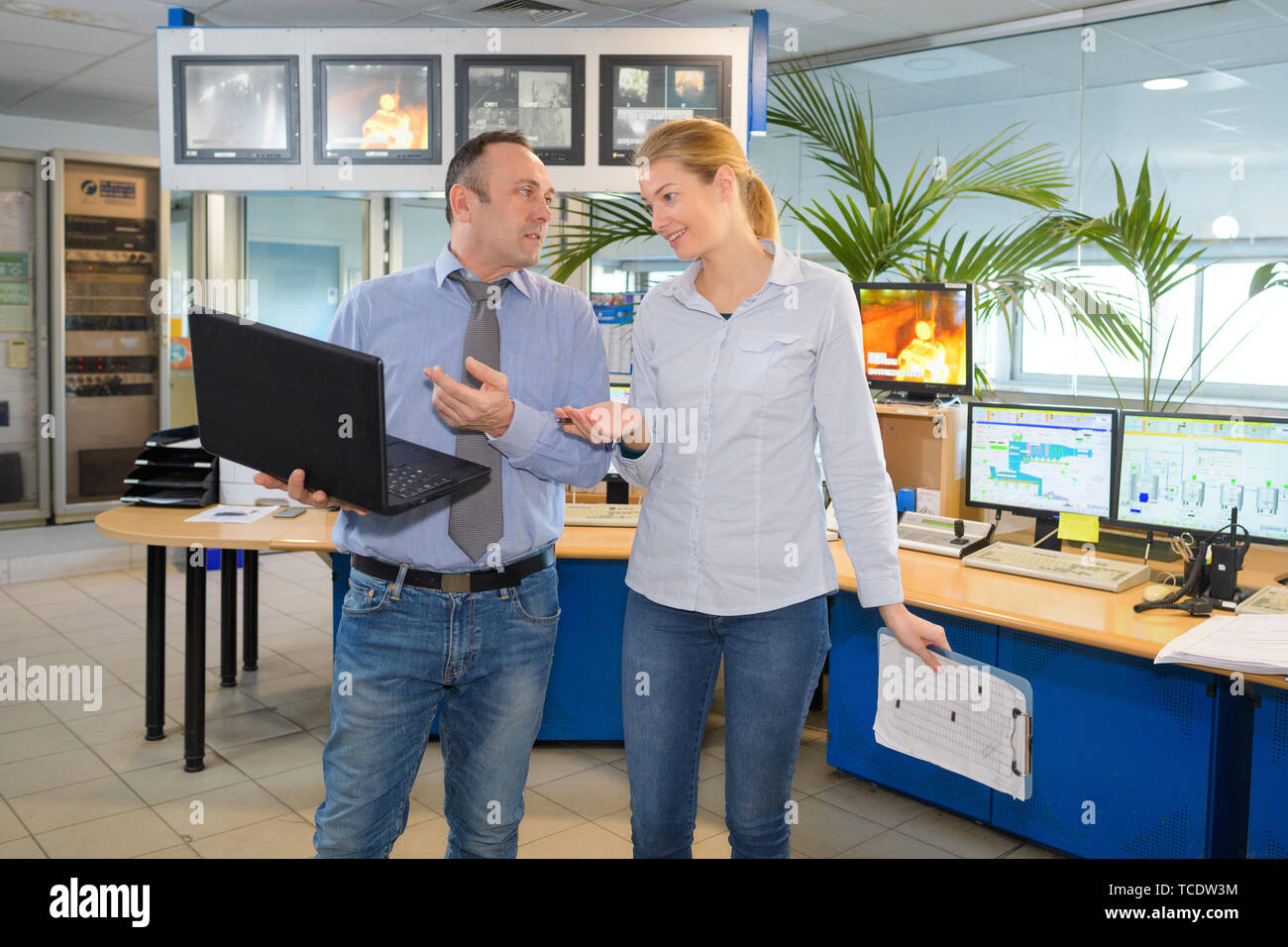 Monitoring room hi-res stock photography and images - Alamy