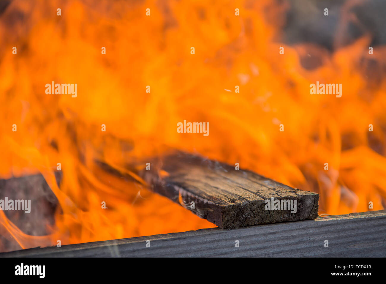 Orange bonfire hi-res stock photography and images - Alamy