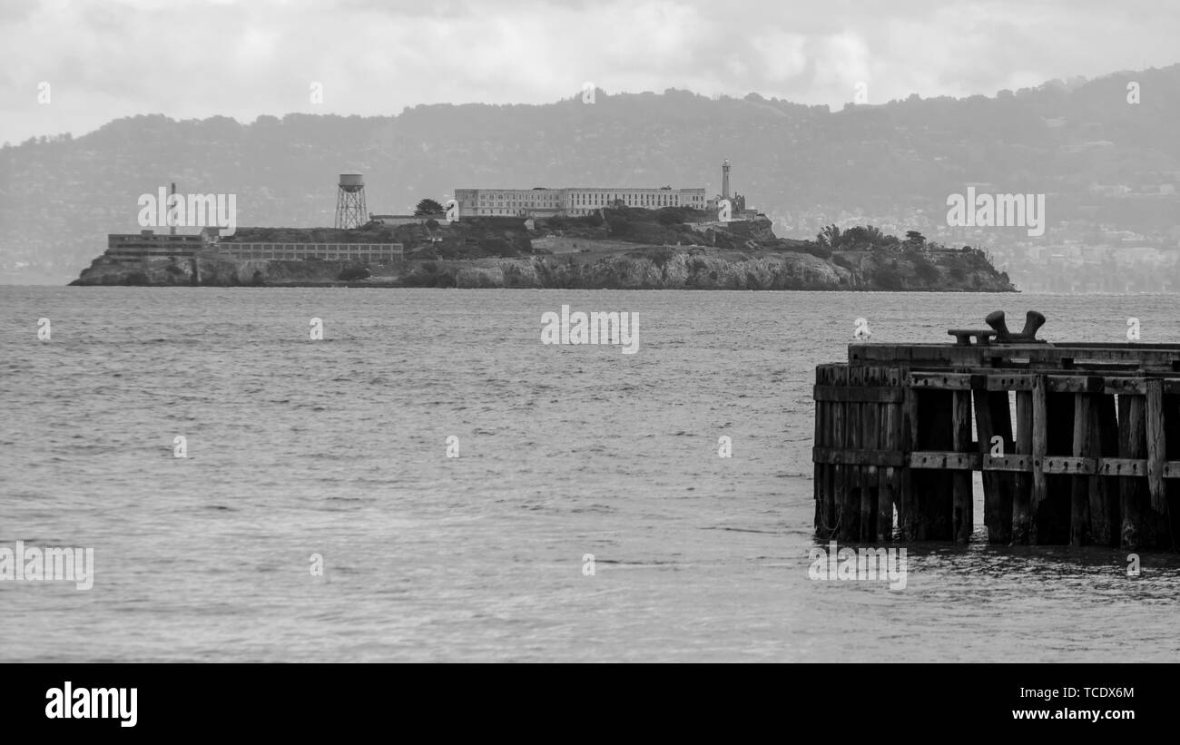 Aerial view alcatraz alcatraz prison hi-res stock photography and ...