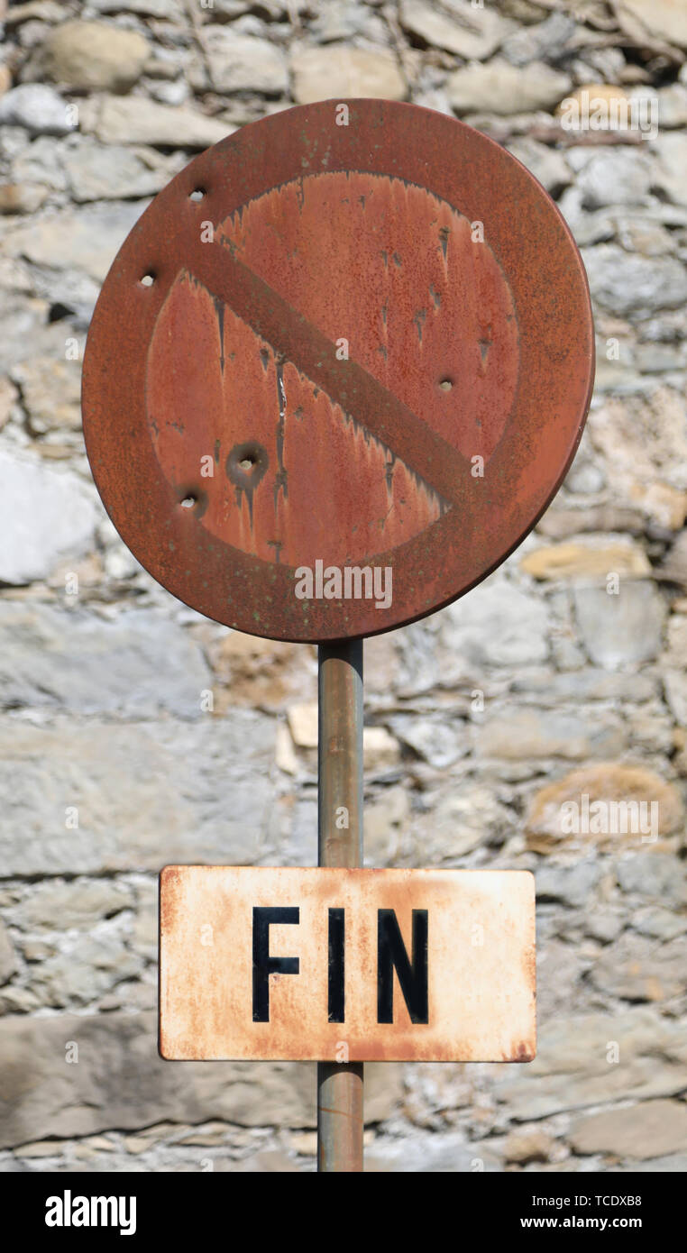french road sign no parking with the word FINE which means END in the ...
