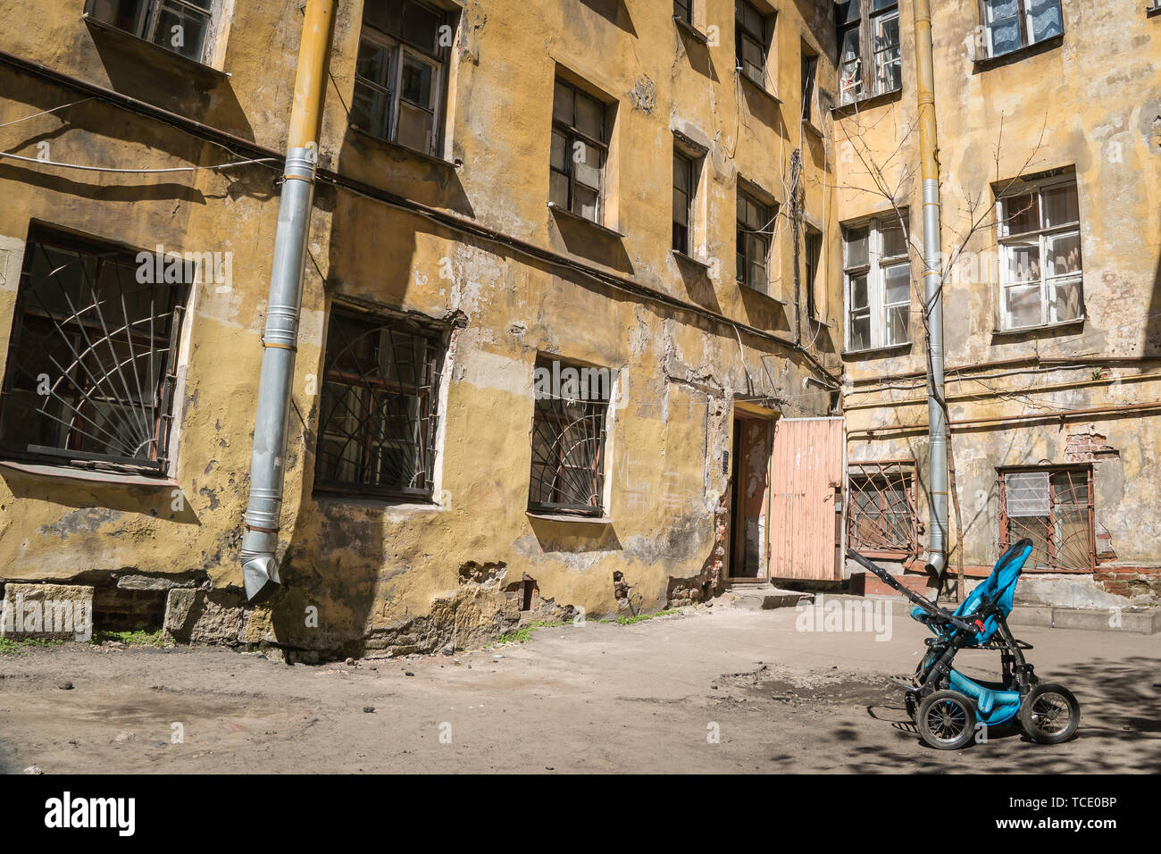 Petersburg slums hi-res stock photography and images - Alamy
