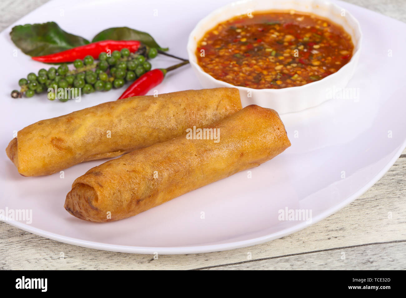 Deep fried spring roll with prawn and cabbage Stock Photo - Alamy