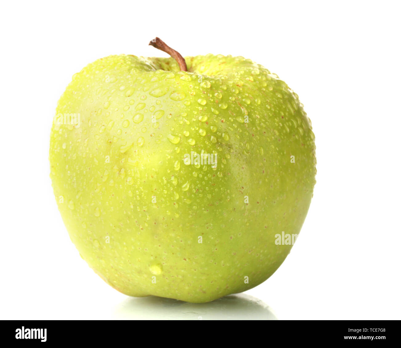 ripe green apple isolated on white Stock Photo - Alamy