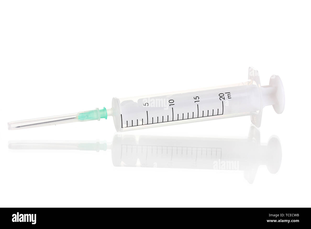 Syringe isolated on white Stock Photo - Alamy