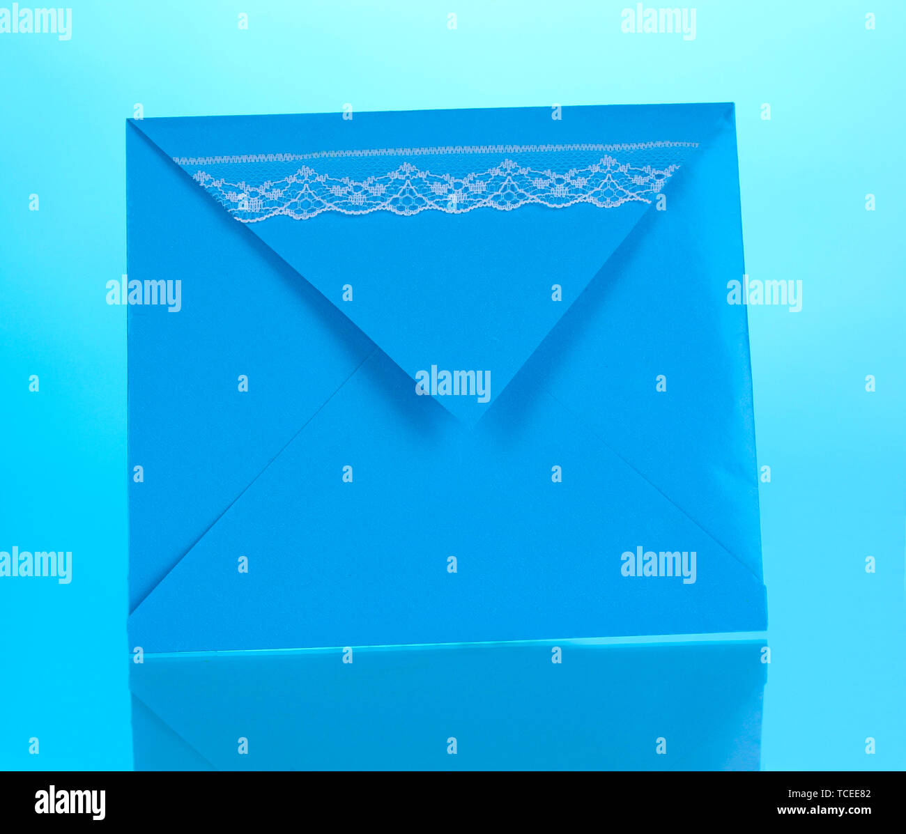 Send document email color hi-res stock photography and images - Alamy
