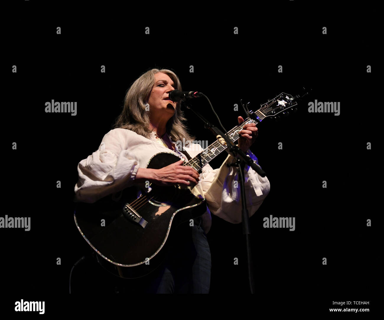 Kathy mattea hi-res stock photography and images - Alamy