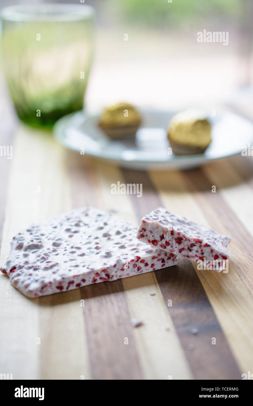 Wrapped sweets hi-res stock photography and images - Alamy