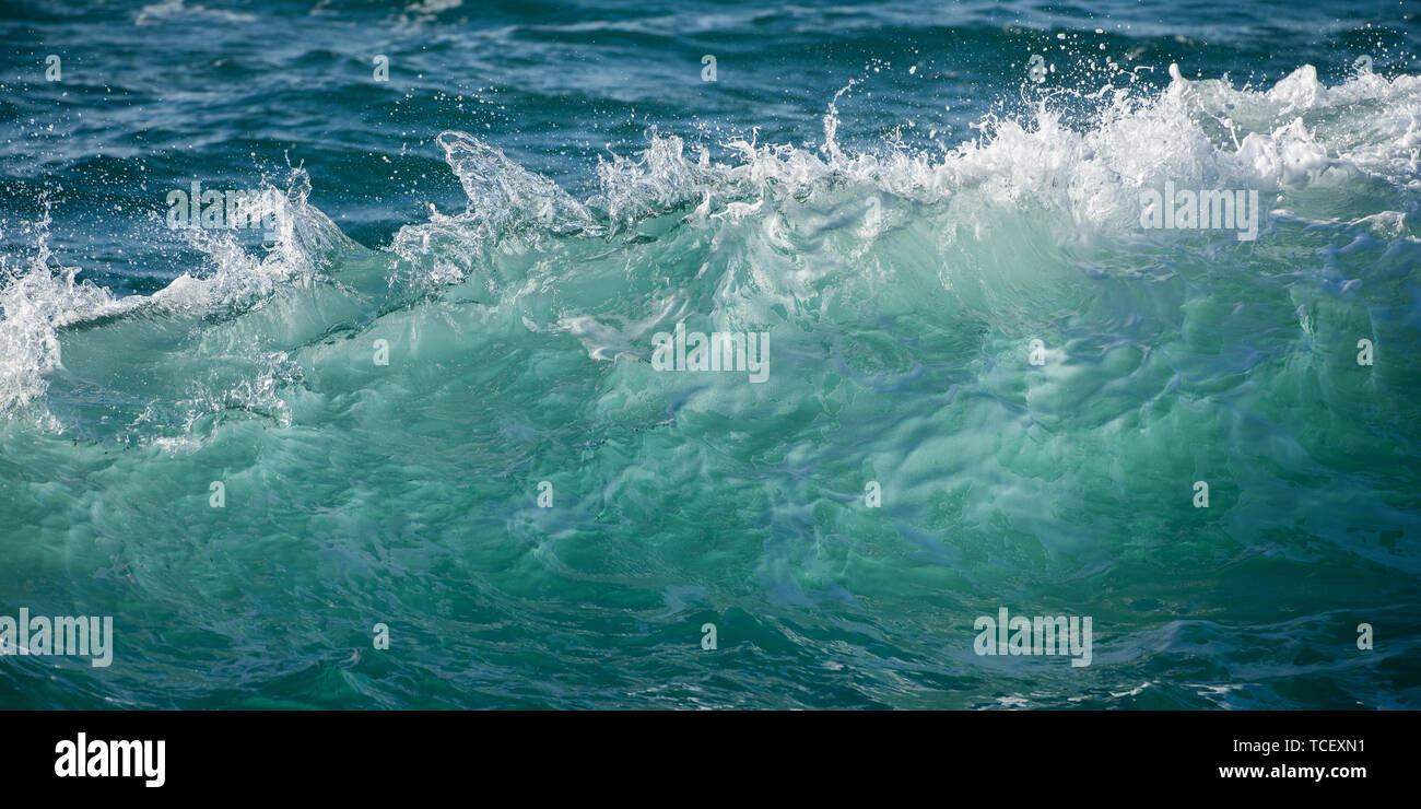 breaking ocean waves Stock Photo - Alamy