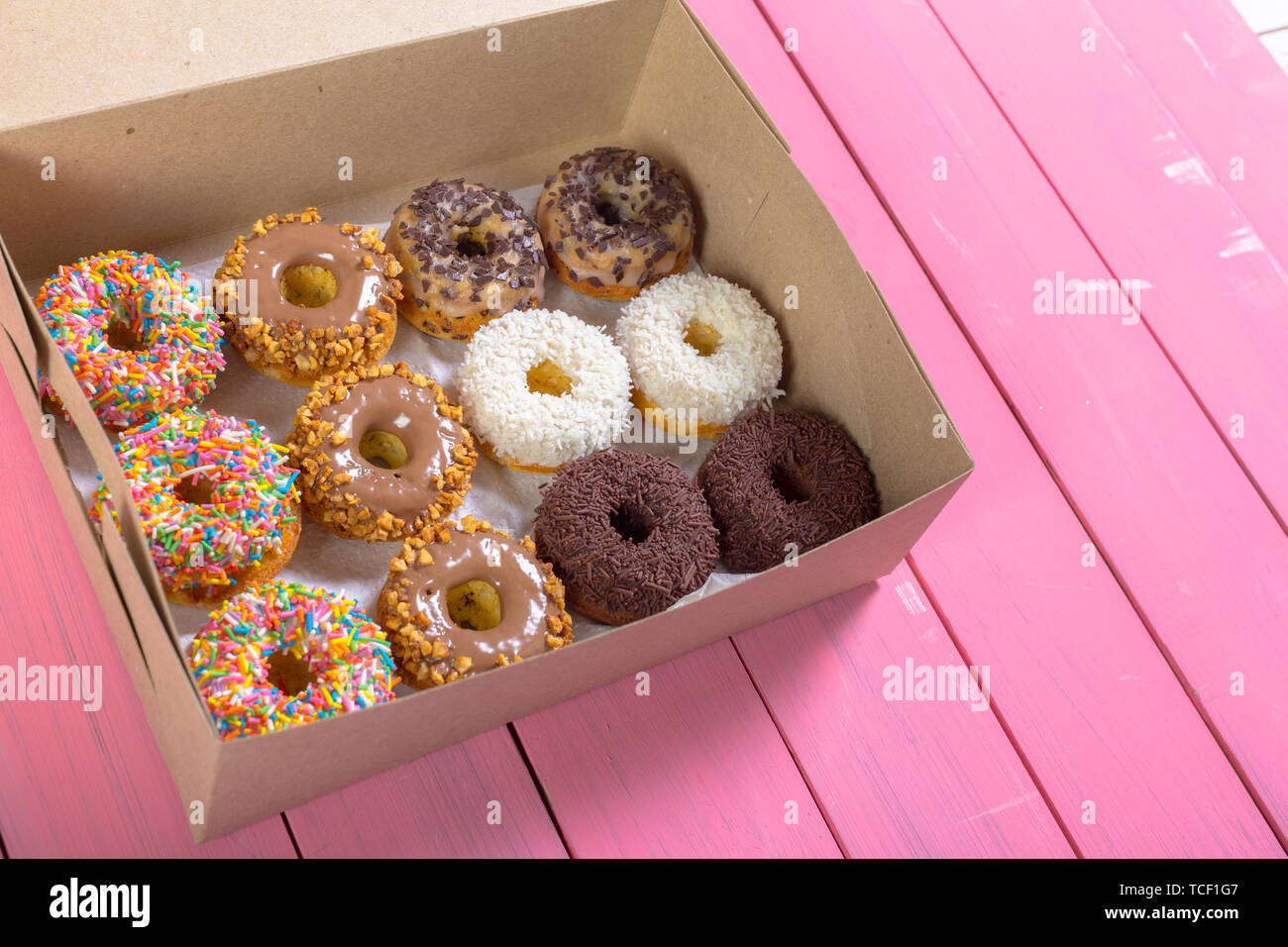 Dunkin Donuts Box High Resolution Stock Photography and Images - Alamy