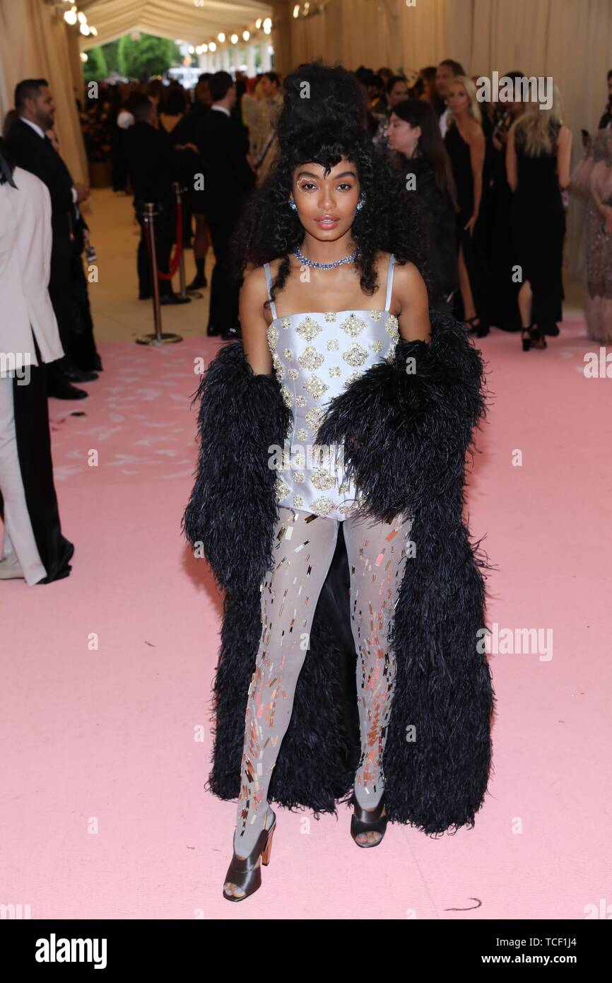 Yara shahidi met hi-res stock photography and images - Alamy