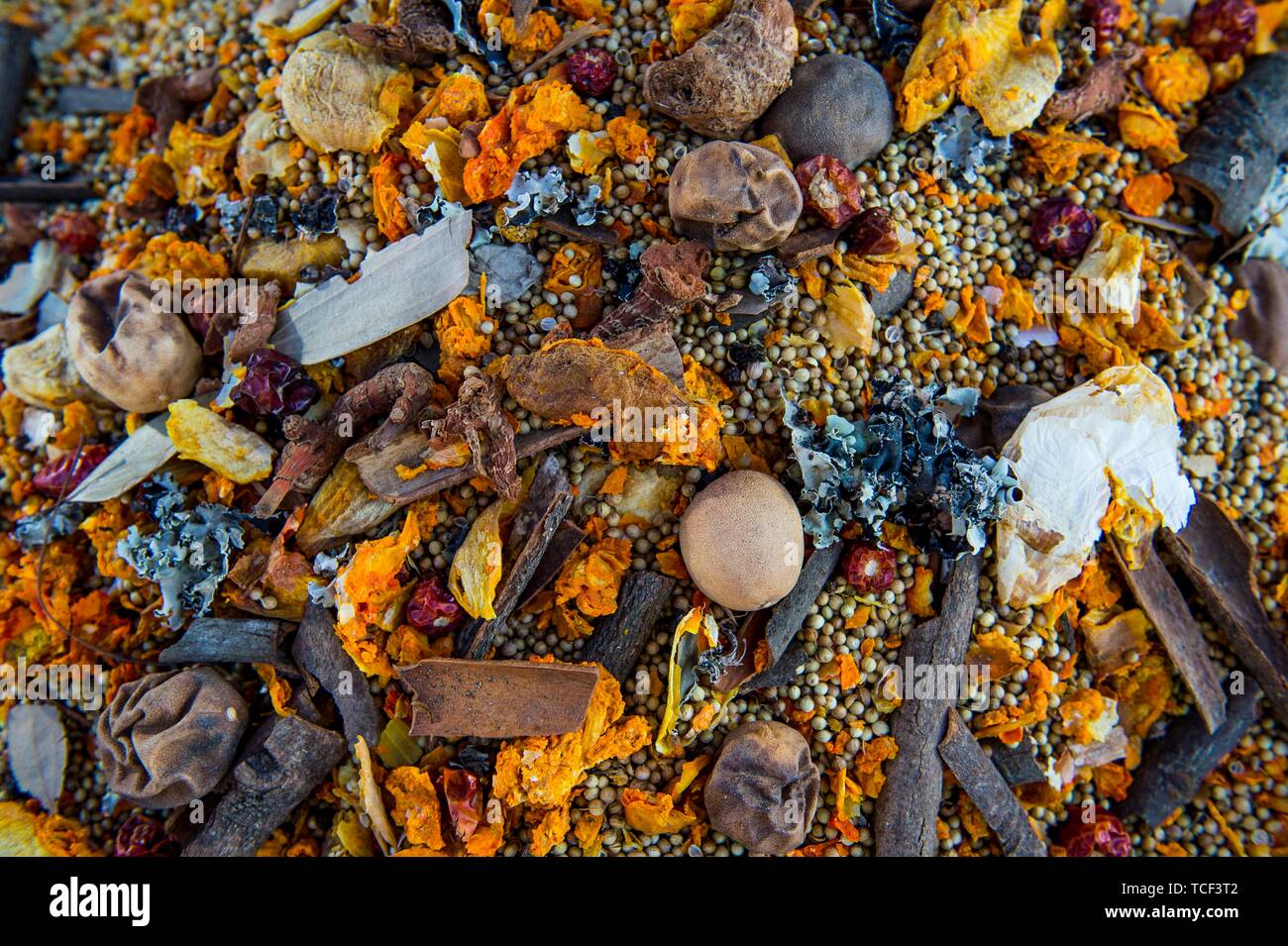 Colourful spices in a Souk in Abha, Saudi Arabia Stock Photo - Alamy