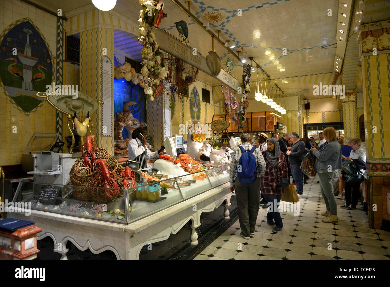 Display with sea animals, crustaceans, department store Harrods ...