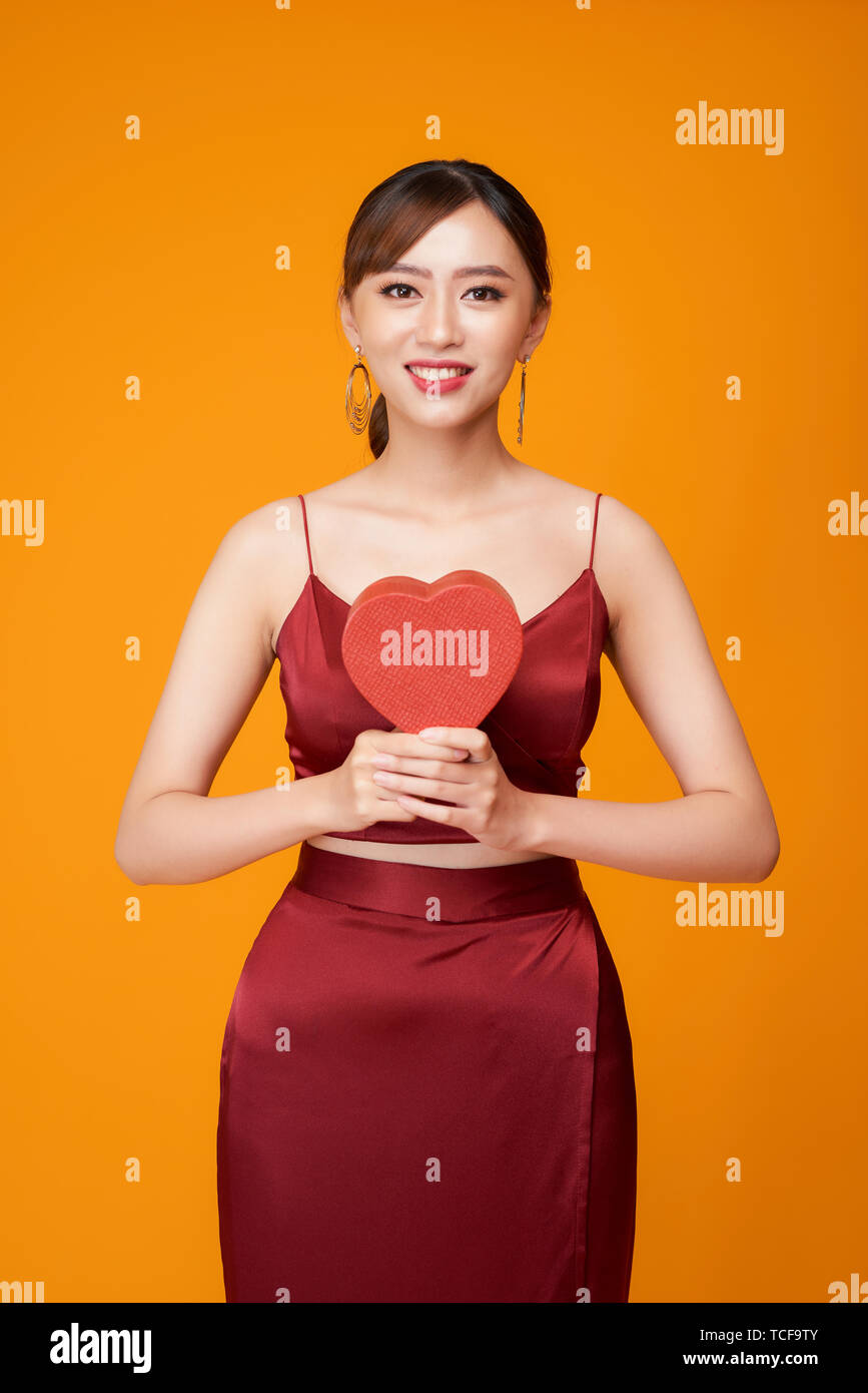 Red heart shaped box hi-res stock photography and images - Alamy