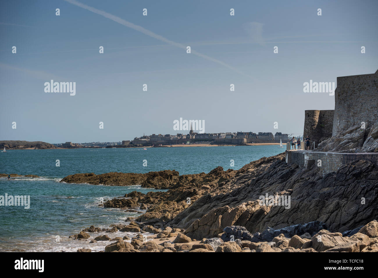 Chemin de ronde hi-res stock photography and images - Alamy