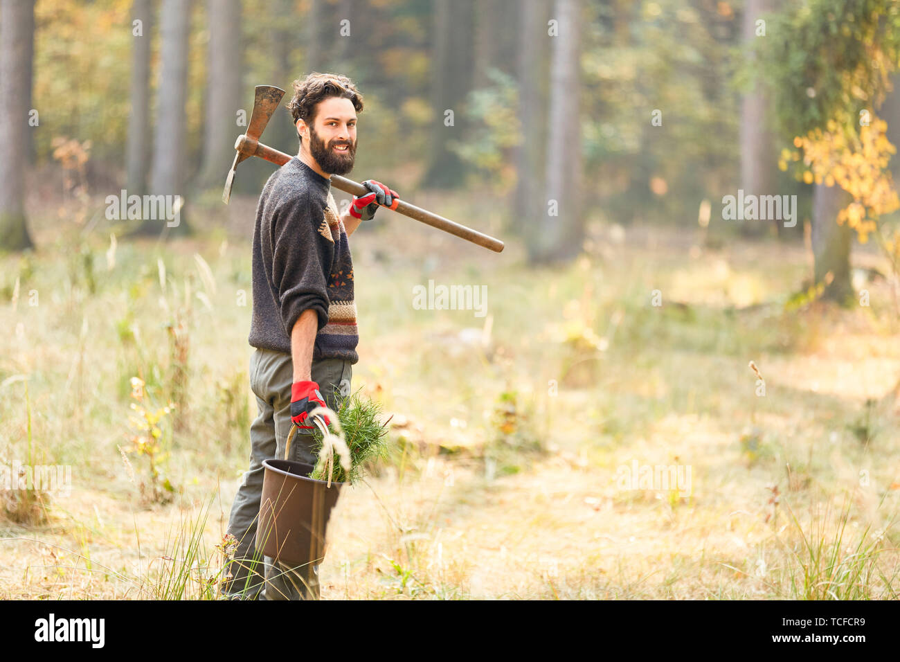 Young conservation worker hi-res stock photography and images - Alamy