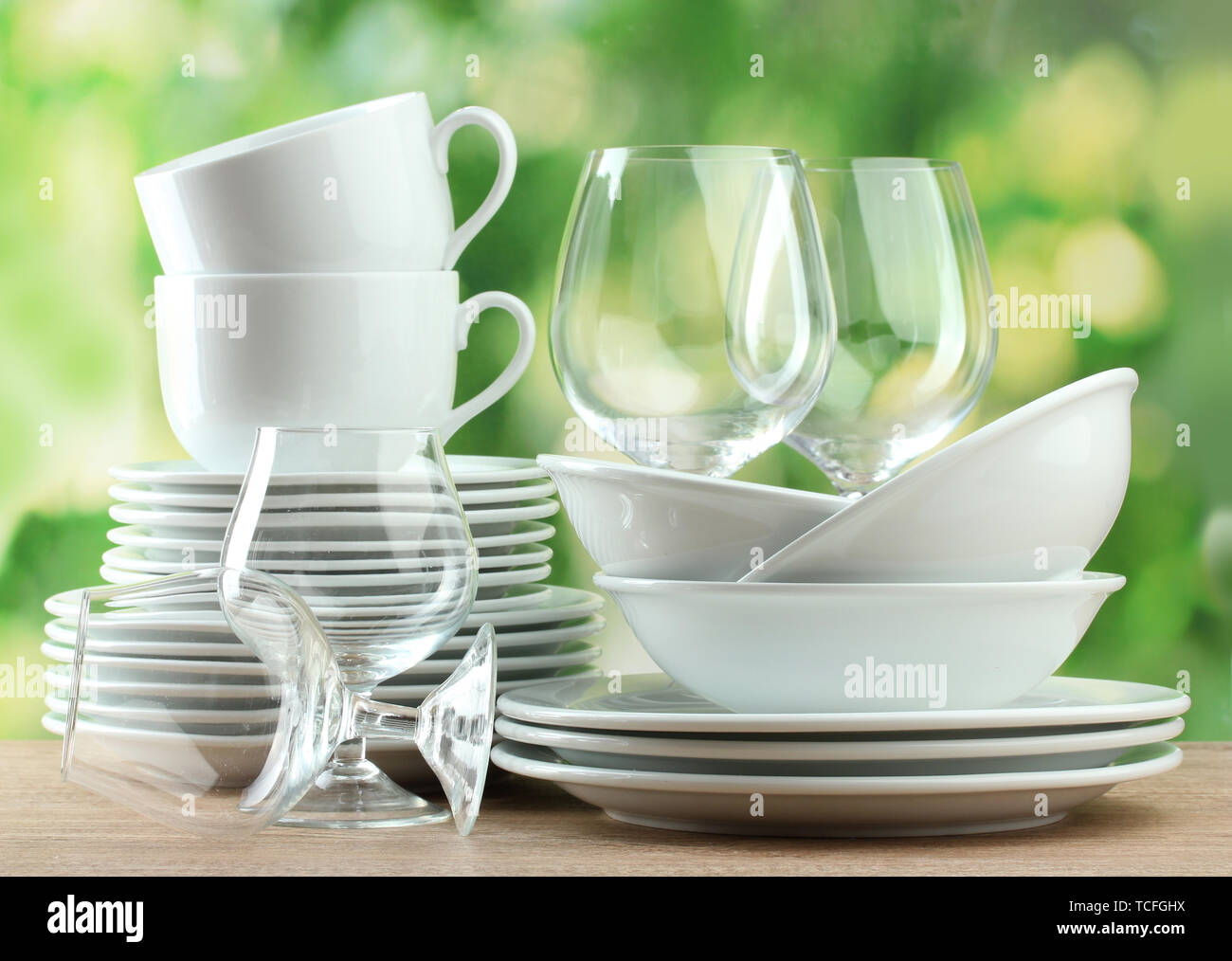 Clean Dishes High Resolution Stock Photography and Images - Alamy
