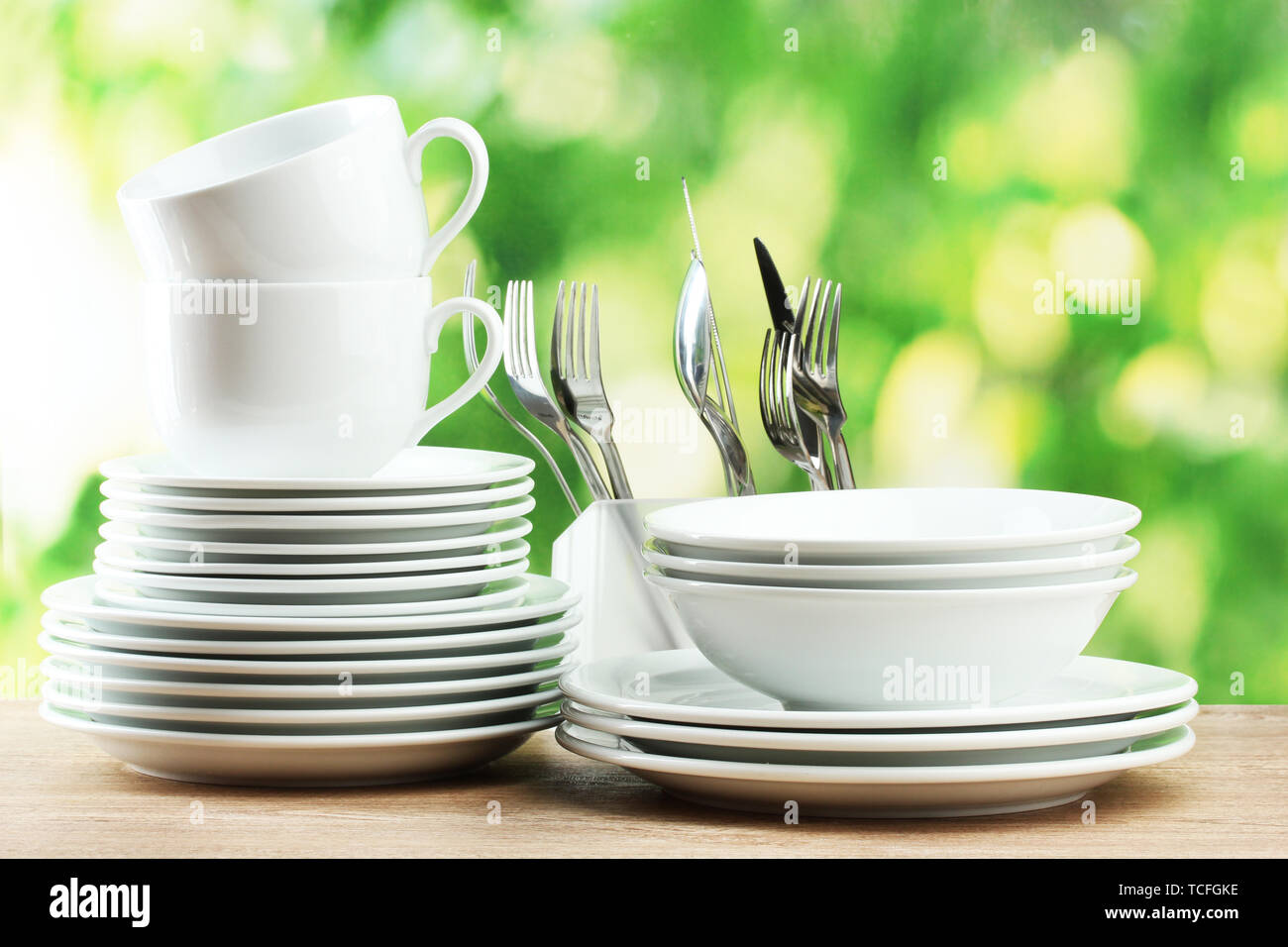 Clean Dishes High Resolution Stock Photography and Images - Alamy