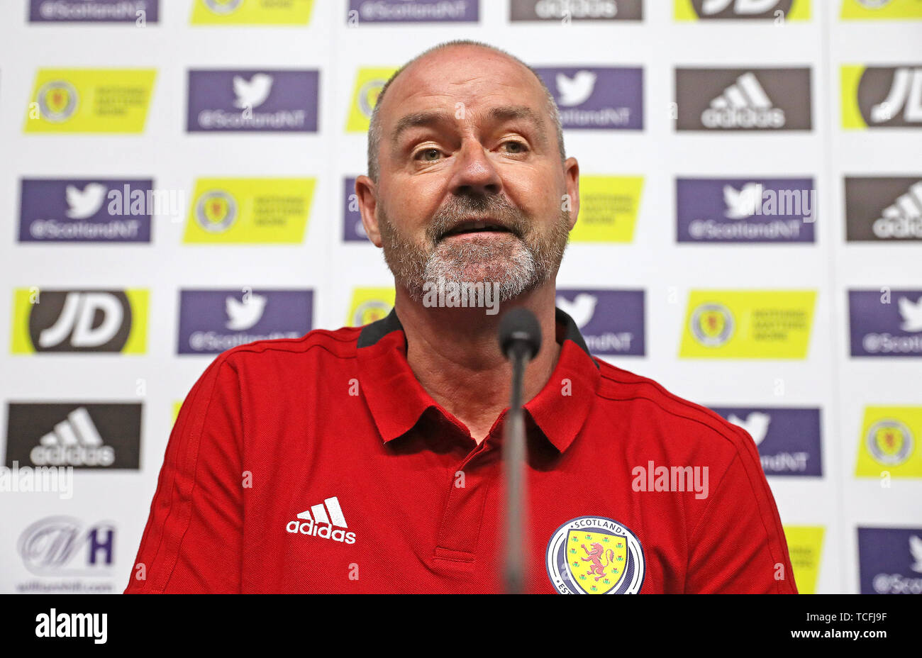 Steve clarke press conference hi-res stock photography and images - Alamy