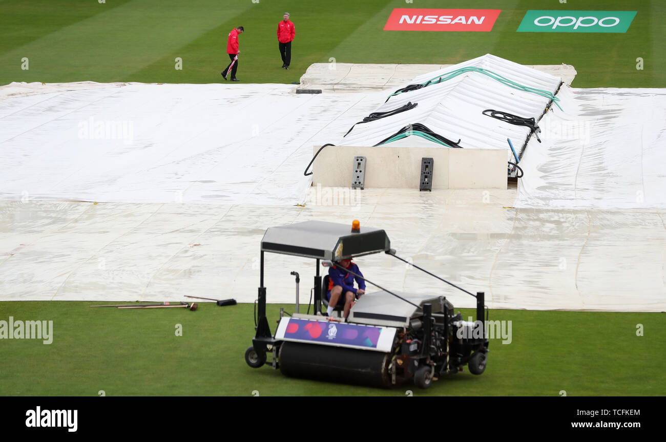 Stage of work hi-res stock photography and images - Alamy