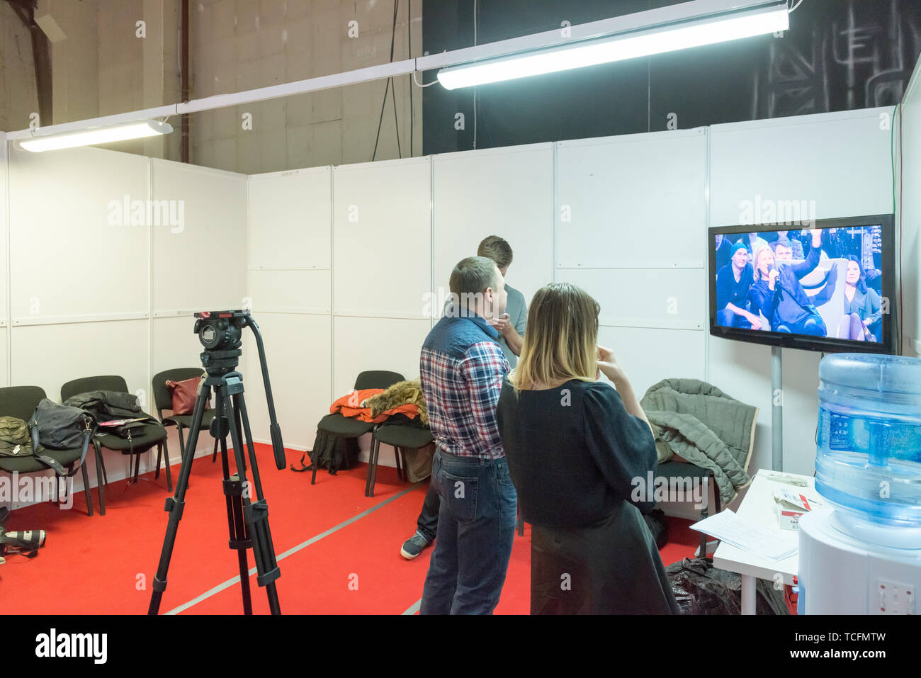TV show filming backstage Stock Photo - Alamy