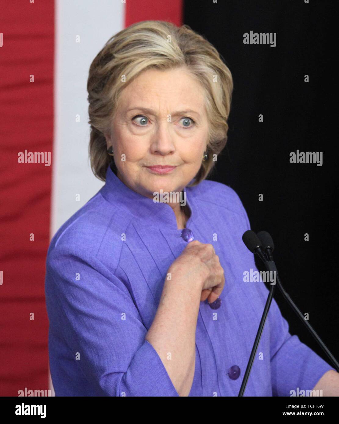 Hillary clinton 2016 hi-res stock photography and images - Alamy