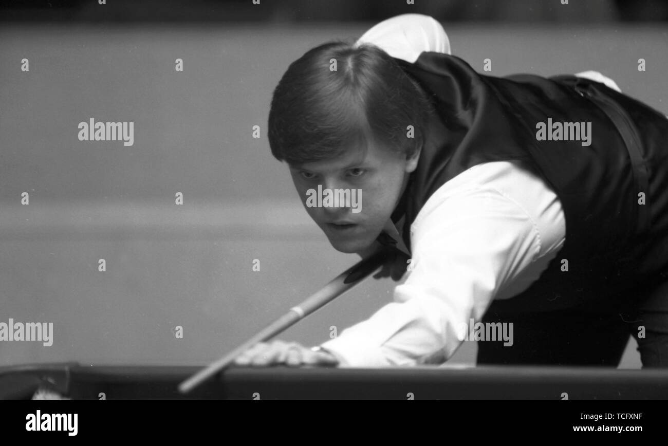 World Snooker Championship 1990 Neil Foulds Photo by Tony Henshaw Stock ...
