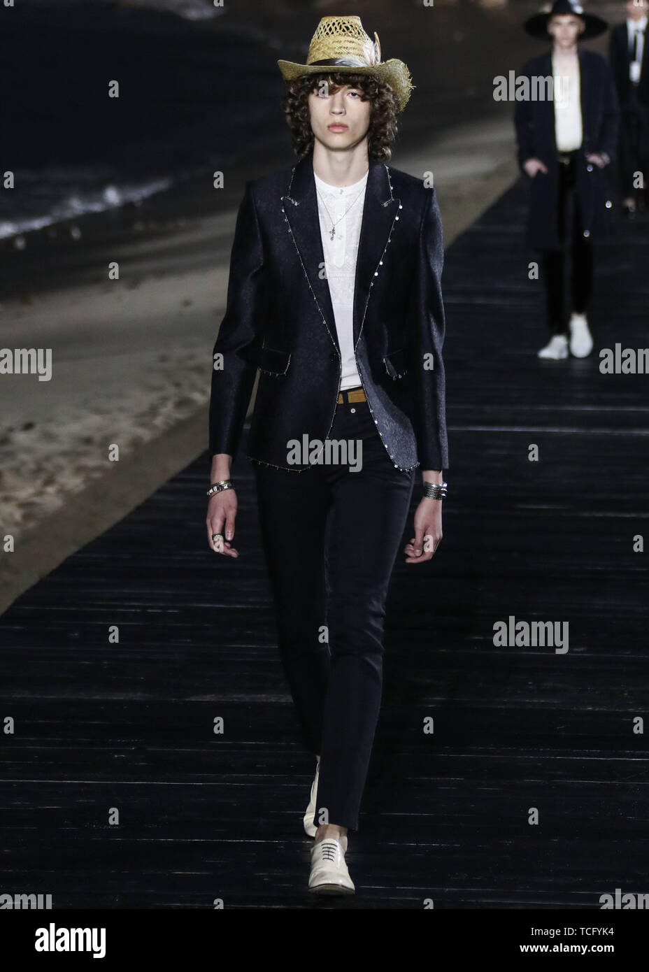 Ysl catwalk hi-res stock photography and images - Alamy
