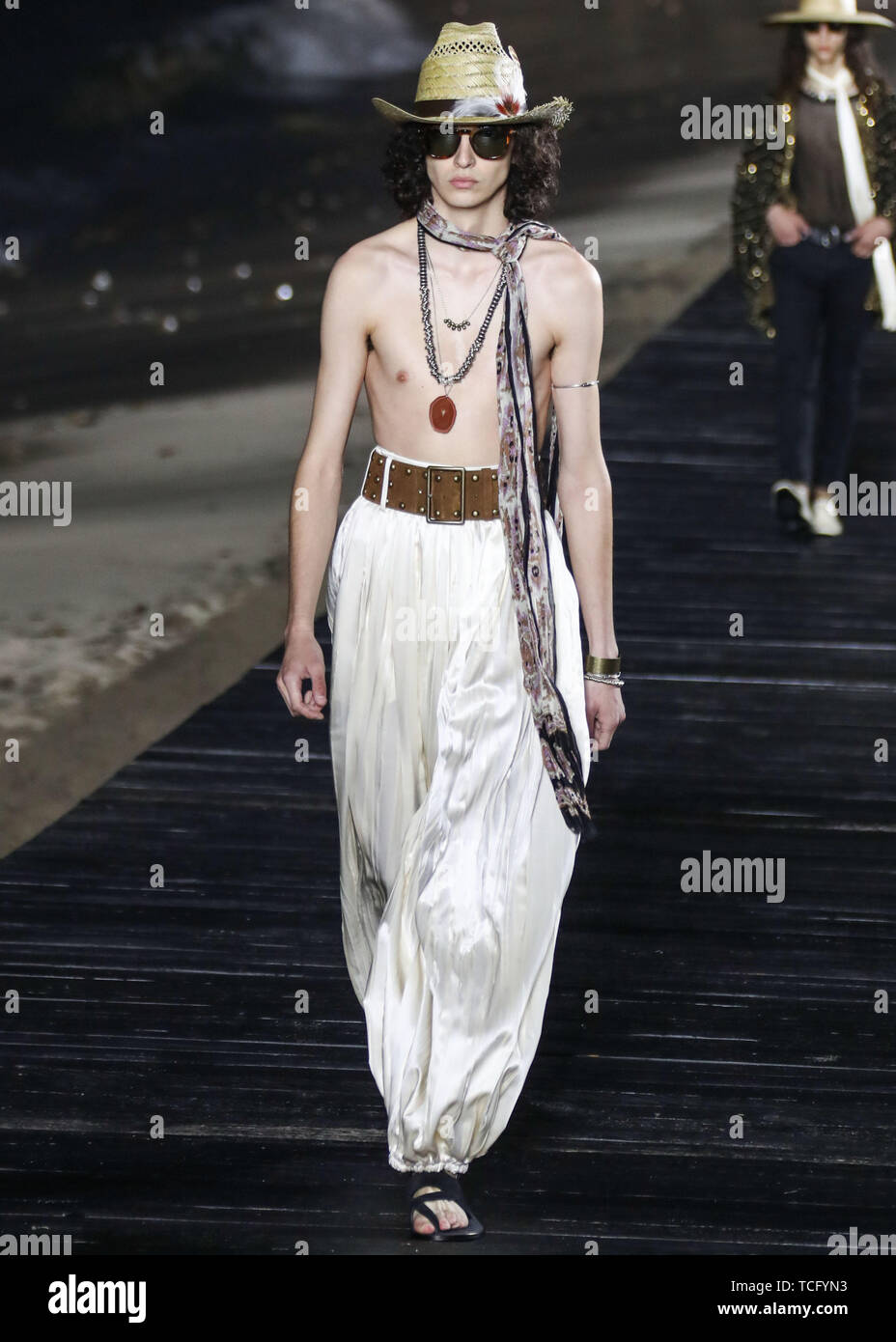 Ysl catwalk hi-res stock photography and images - Alamy